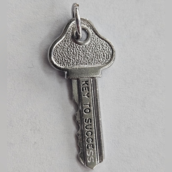 Wells | Jewelry | Vintage Wells Sterling Silver Key To Success Pendant ...